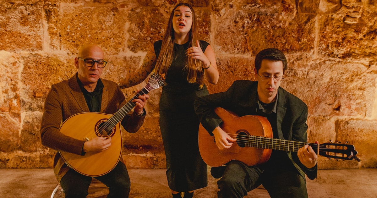 Lisboa: Fado y Fado - Música, Vino e Historia | GetYourGuide