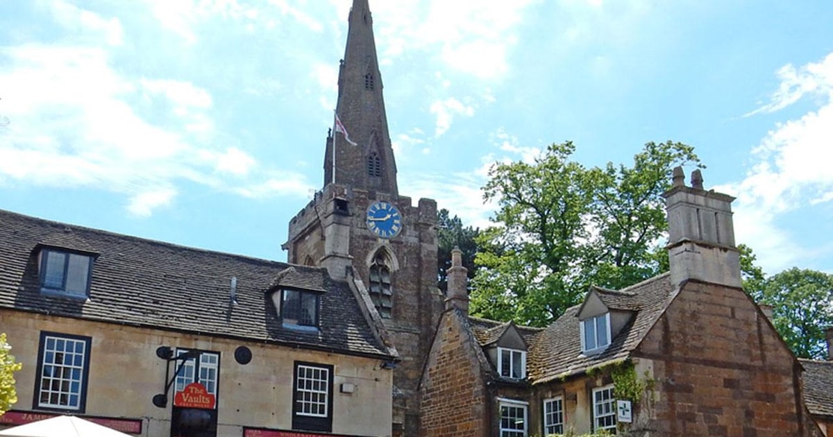 Oakham/Uppingham: Quirky self-guided heritage walks | GetYourGuide