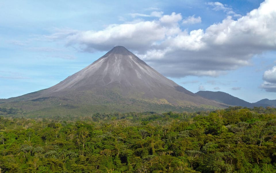 La Fortuna: Los mejores senderos del Parque Nacional del Volcán Arenal ...