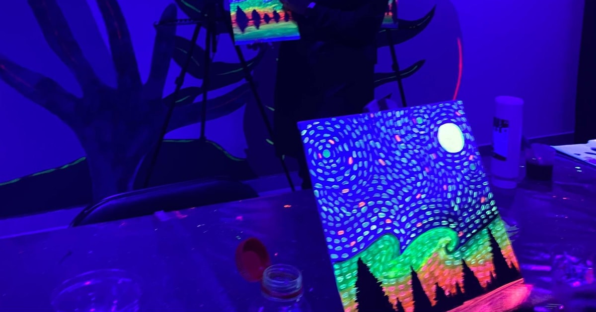 Malta: esperienza Drink & Paint che brilla al buio | GetYourGuide