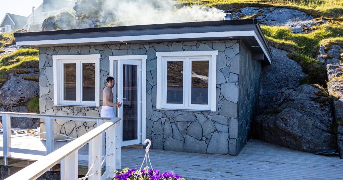 Skarsvåg: Arctic Sauna & Ice Bathing in the Barents Sea | GetYourGuide