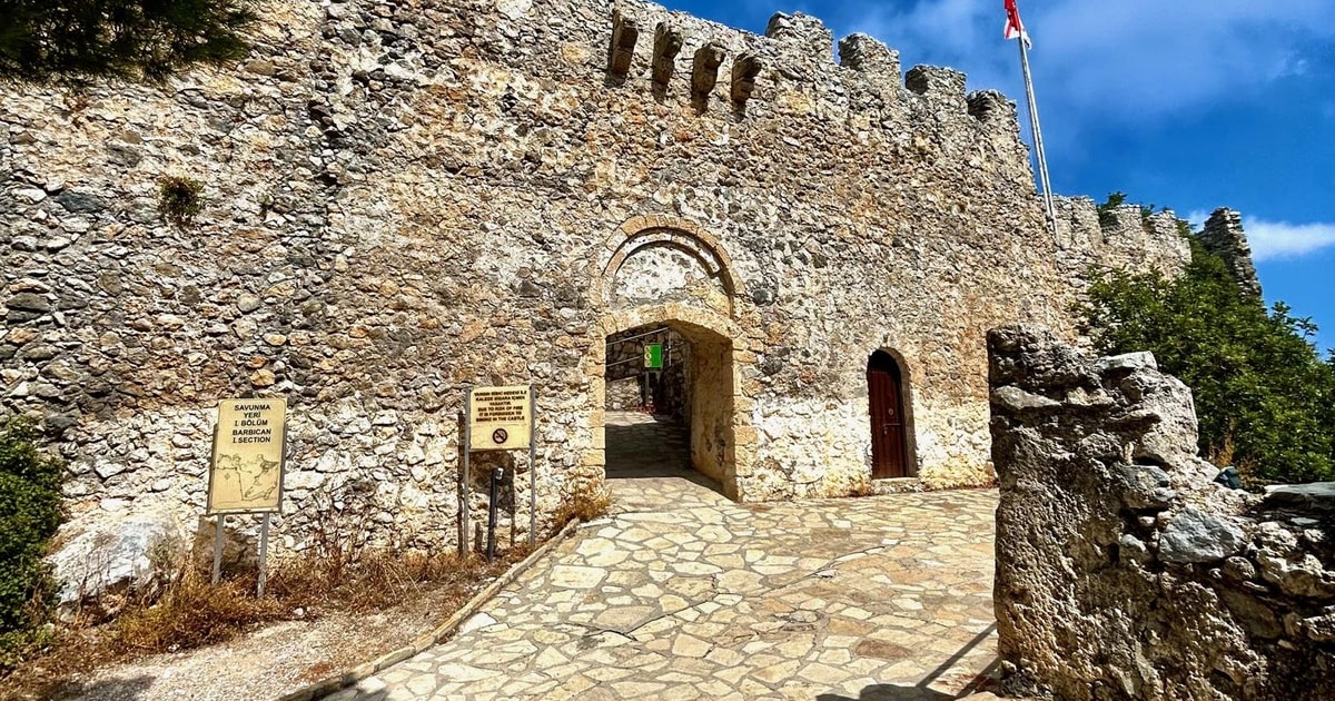 St. Hilarion Burg und Bellapais Ruinen - mit privatem Guide | GetYourGuide