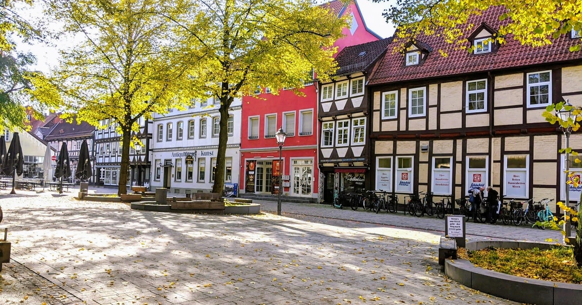 Celle: Romantische Altstadt Entdeckungstour mit Selbstführung ...
