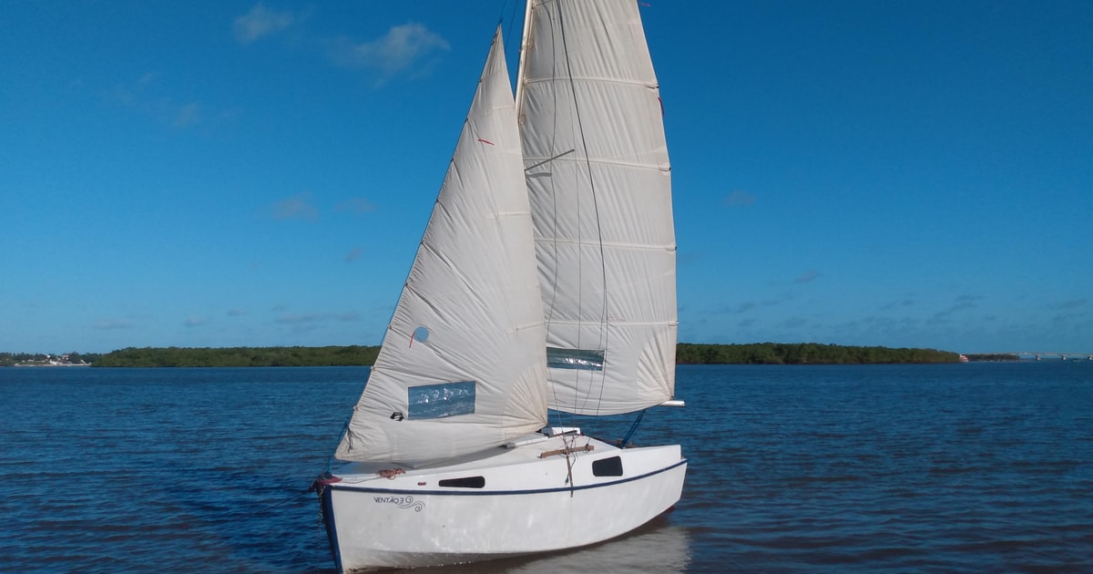 Passeio de Veleiro em Barra Grande - Península de Maraú - BA | GetYourGuide
