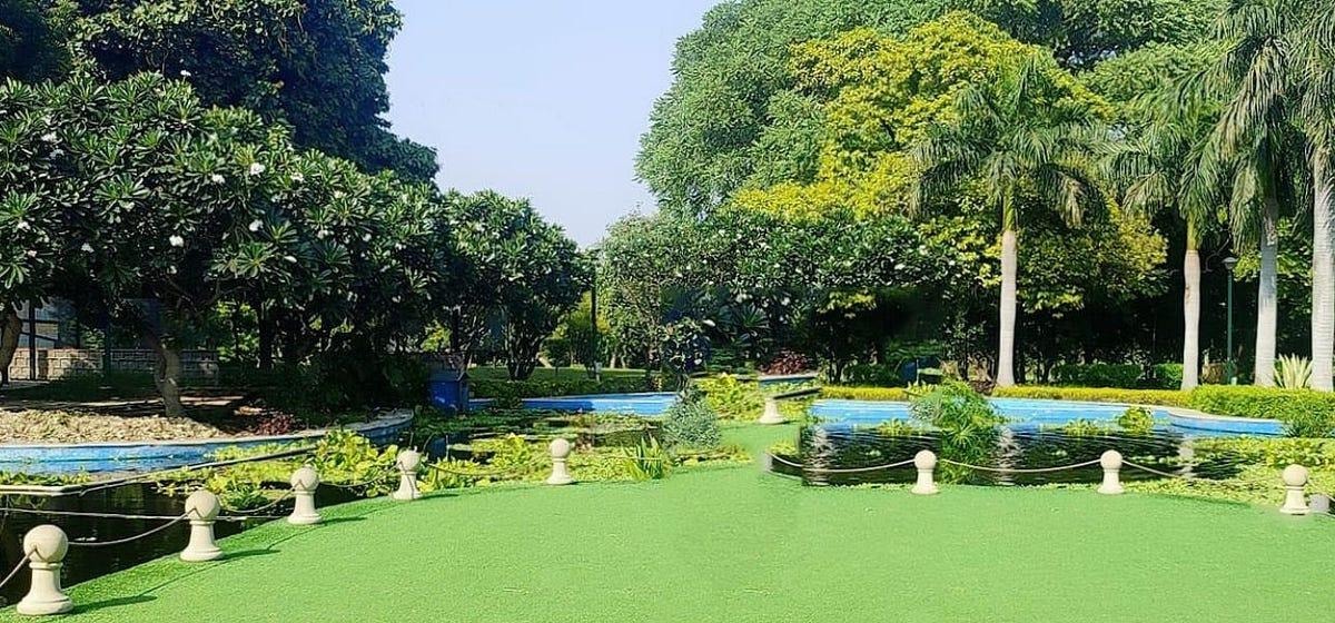 Delhi : Parks tour with local guide & transport | GetYourGuide