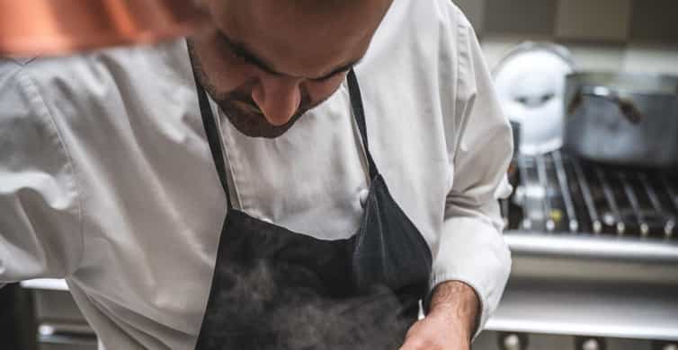 Napoli Food Pass Neapolitan tradition in 3 meals | GetYourGuide
