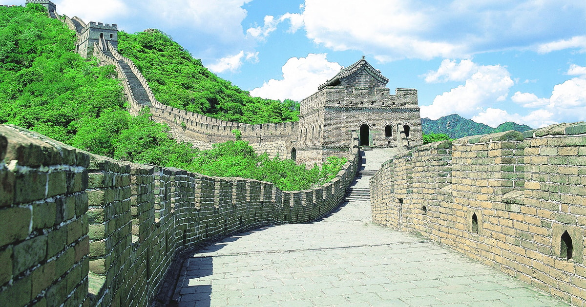 Beijing Mini Groepsreis van de Grote Muur en Ming Tombe | GetYourGuide