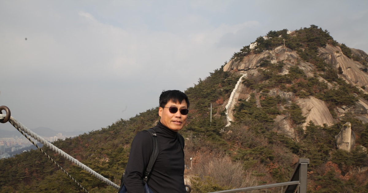 Seoul: Inwangsan Mountain and City Fortress Wall Hiking Tour | GetYourGuide