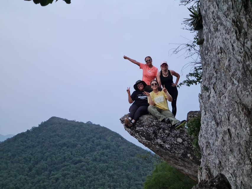 Monterrey: Senderismo con mascotas en el Cerro del Chupón | GetYourGuide