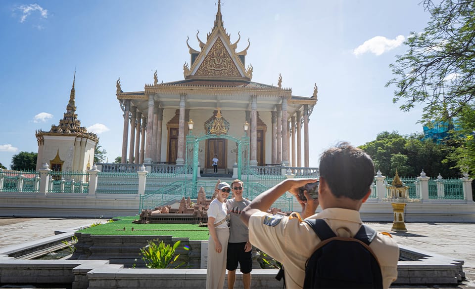 Phnom Penh: Historical Guided Tour | GetYourGuide