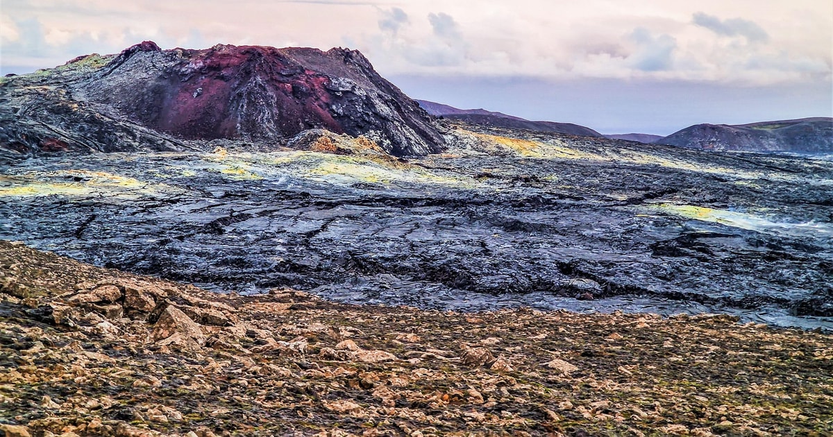 Reykjavík: Geführte Wanderung am Nachmittag zum neuen Vulkan | GetYourGuide