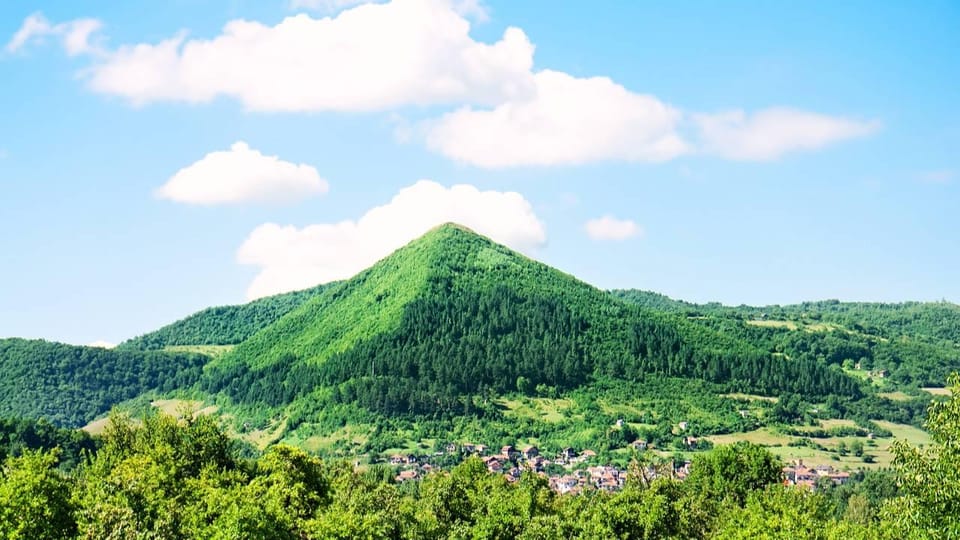 Bosnisk pyramid: Världens största pyramid (från Sarajevo) | GetYourGuide