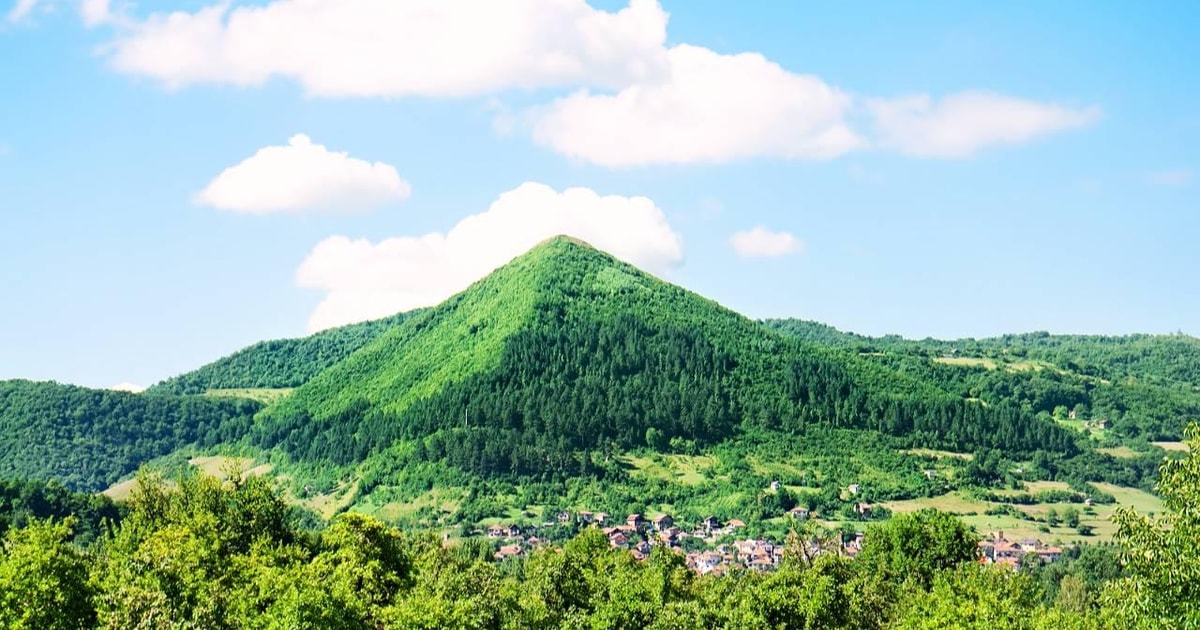 Bosnisk pyramid: Världens största pyramid (från Sarajevo) | GetYourGuide