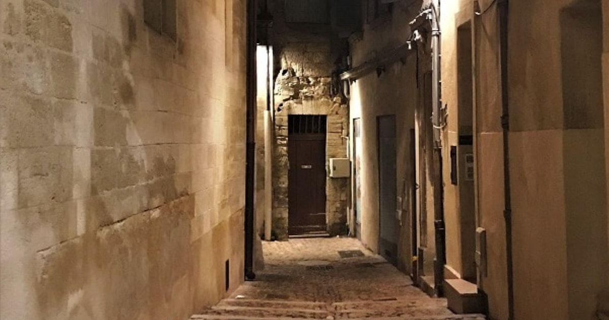 Avignon: The Night Amble Between Bourgeois and Christians | GetYourGuide