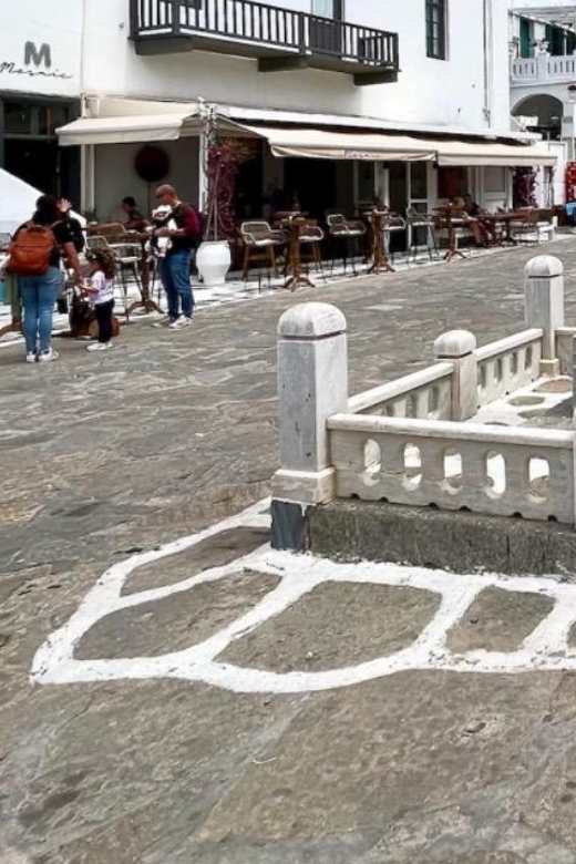 Iconic Mykonos: A Guided Walking Tour of Highlights | GetYourGuide