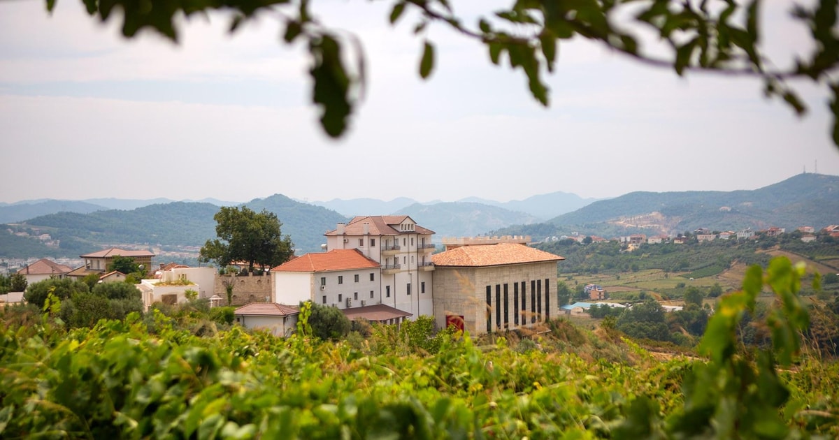 Lundër: Lundra Winery Guided Tour mit Weinverkostung | GetYourGuide