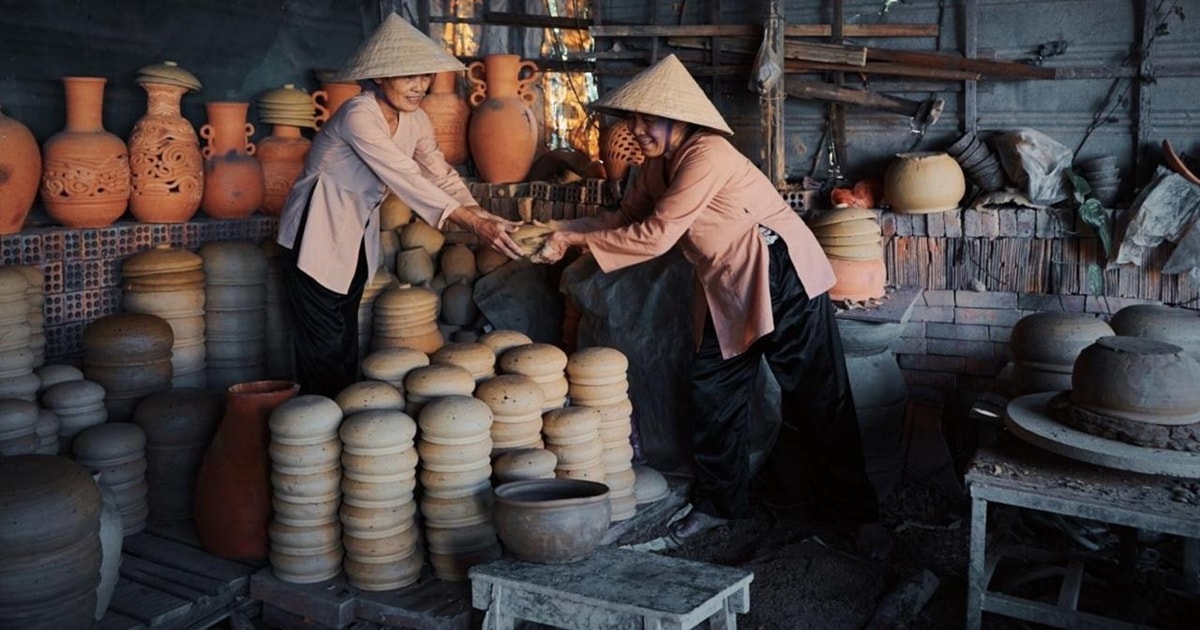 Halvdag i Thanh Ha Pottery och Kim Bong Carpentry Villages | GetYourGuide