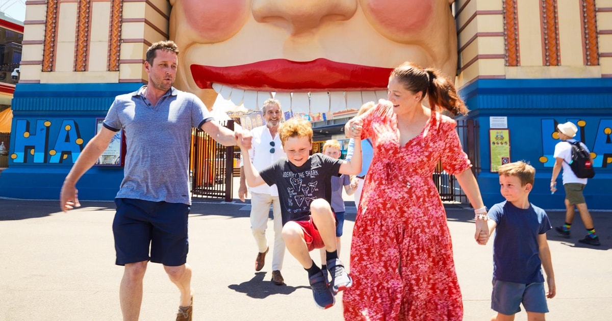 Sydney: Luna Park Sydney Unlimited Rides Pass | GetYourGuide