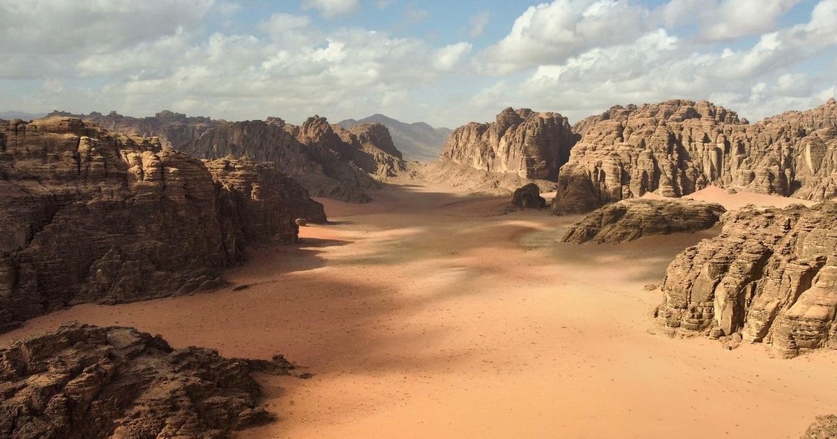 One night in Wadi Rum: Includes Dinner, Breakfast & 4x4 Tour | GetYourGuide