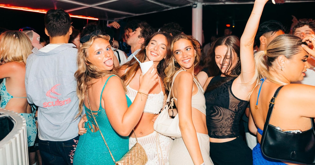 Split: Boot zur Kneipentour 3 Locations, Shots, DJs + Club-Eintritt ...