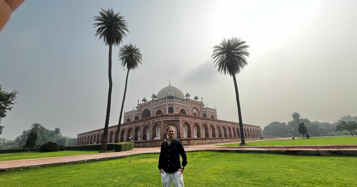 Z lotniska w Delhi: Wycieczka z przewodnikiem po Starych i Nowych Delhi ...