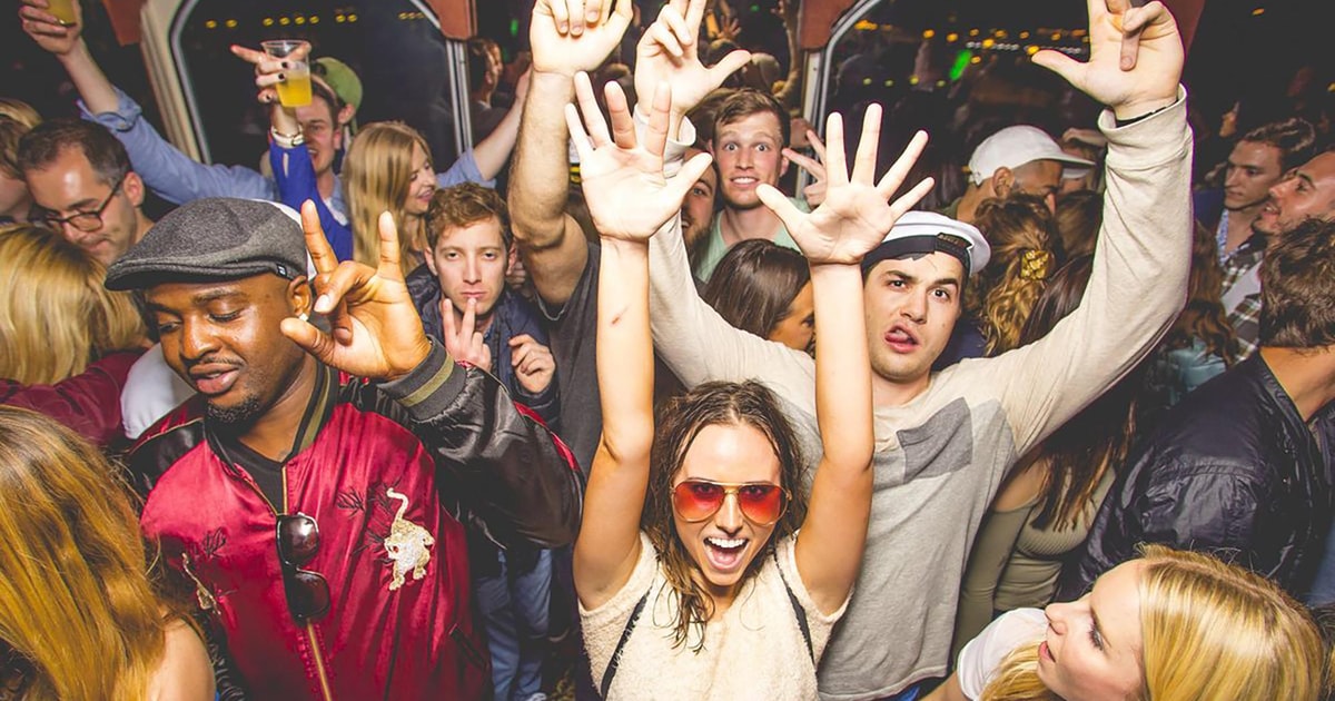 Rio Boat Party: Navegando nas ondas da diversão | GetYourGuide