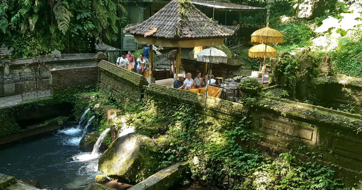 Kuta : Les points forts de la lecture spirituelle des lignes de la main ...