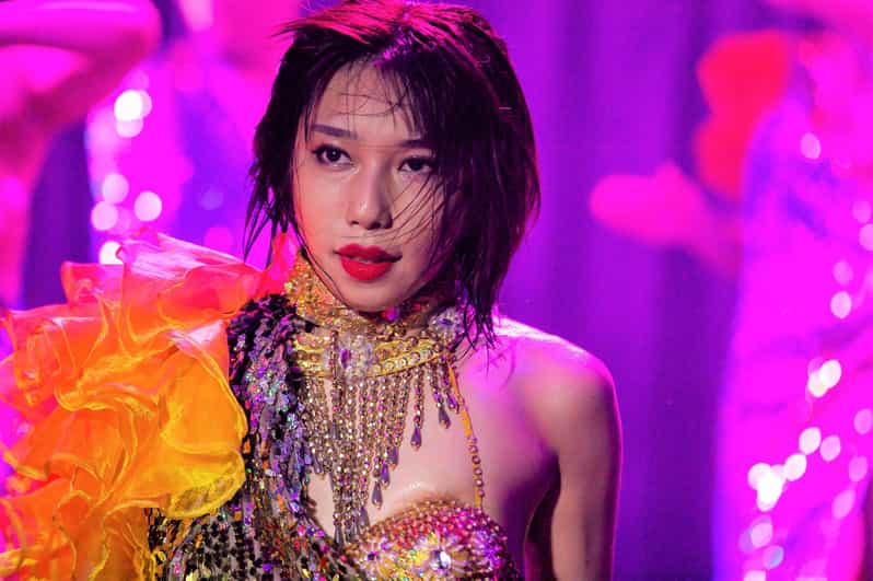 Tokyo: KONPARU Japanese Cabaret Show with All you can drink | GetYourGuide
