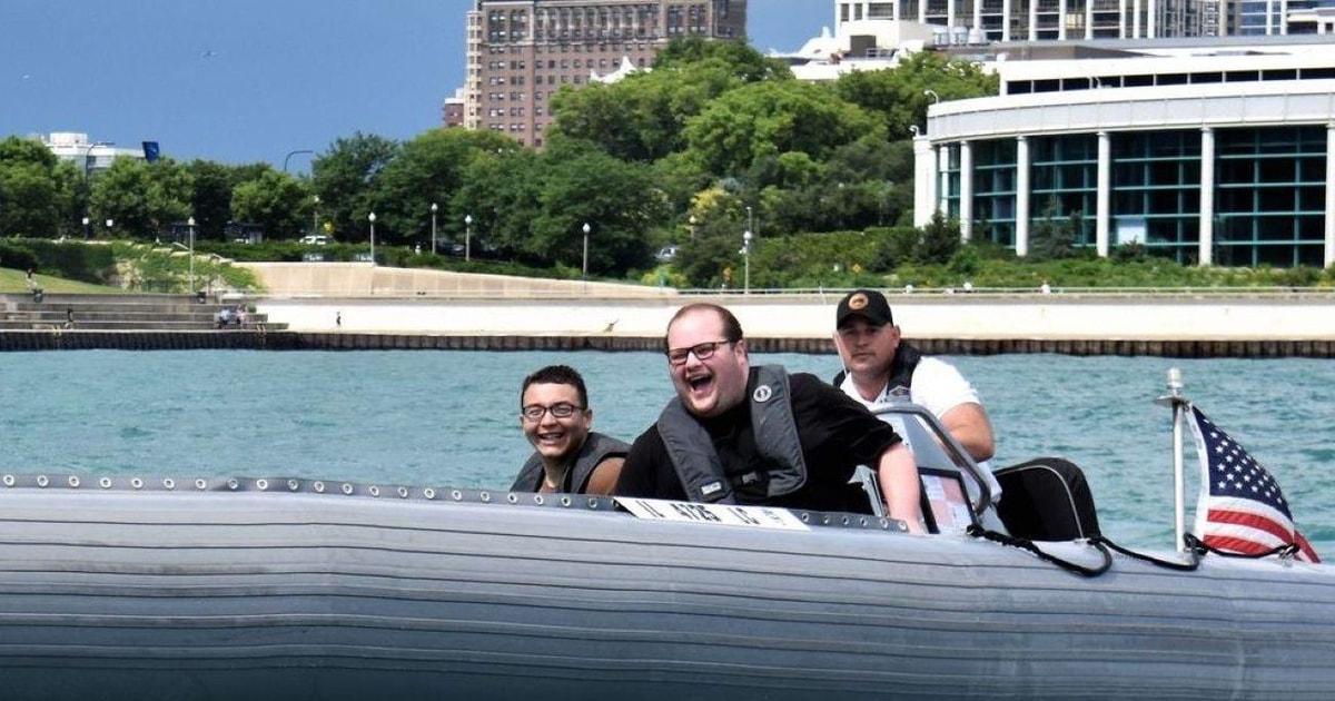 Chicago: Lake Michigan Sightseeing Boat Tour | GetYourGuide