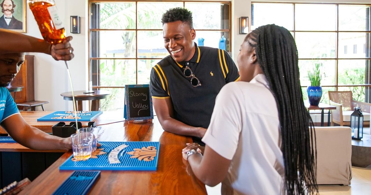 Montego Bay/Negril: Ron Appleton, Safari y Tirolina en las cataratas YS | GetYourGuide