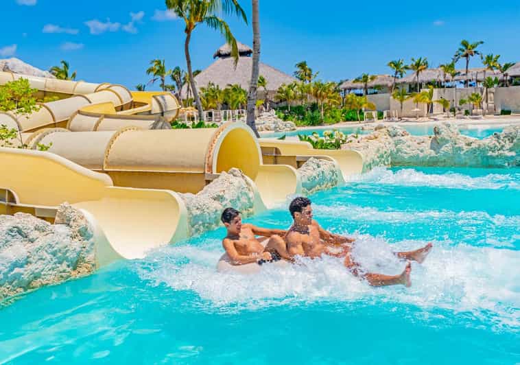 Punta Cana: Entrada al Parque Acuático El Dorado con traslados al hotel ...