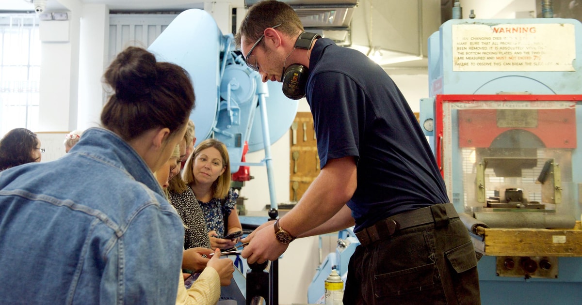 Kildare: Newbridge Craft Tour, Museum of Style Icons (Free) | GetYourGuide