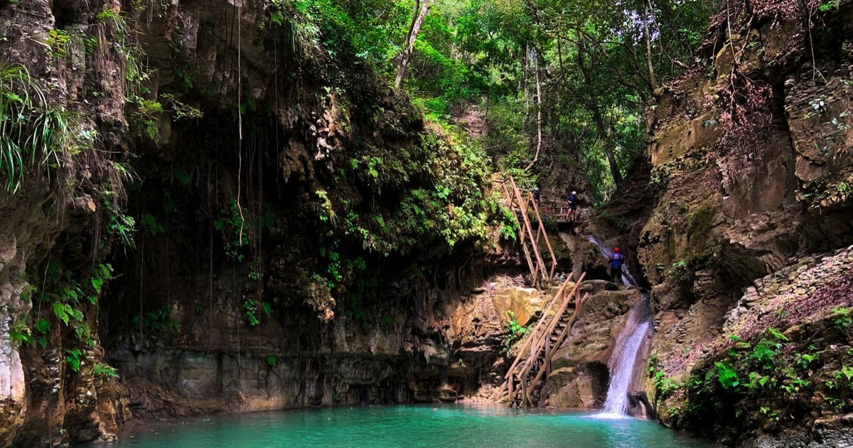 Amber Cove/Baia di Taino: Tour delle 7 cascate con bagno e pranzo ...