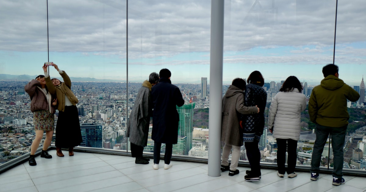 Tokio: Shibuya Sky, Crossing & Morning Culture Tour | GetYourGuide