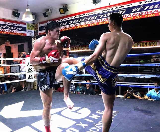 Chiang Mai: Muay Thai-wedstrijdticket Thapae Boxing Stadium | GetYourGuide