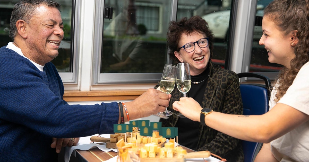 Pelayaran Keju dan Wain Tempatan melalui Haarlem | GetYourGuide