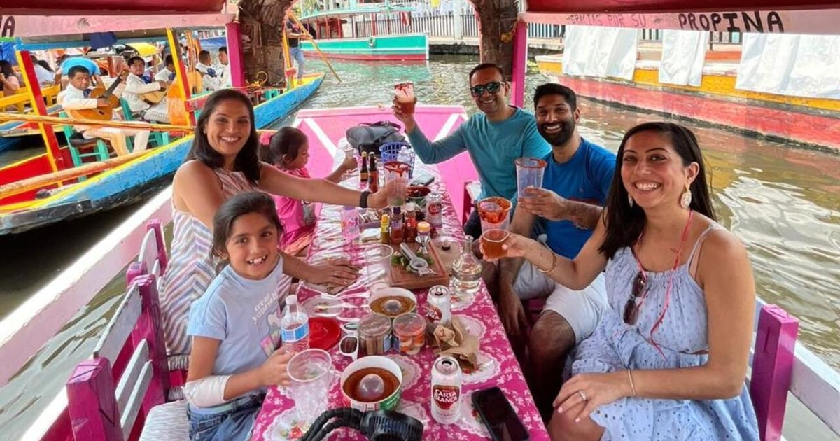 Mexico City: Boat tour and traditional mexican fiesta | GetYourGuide
