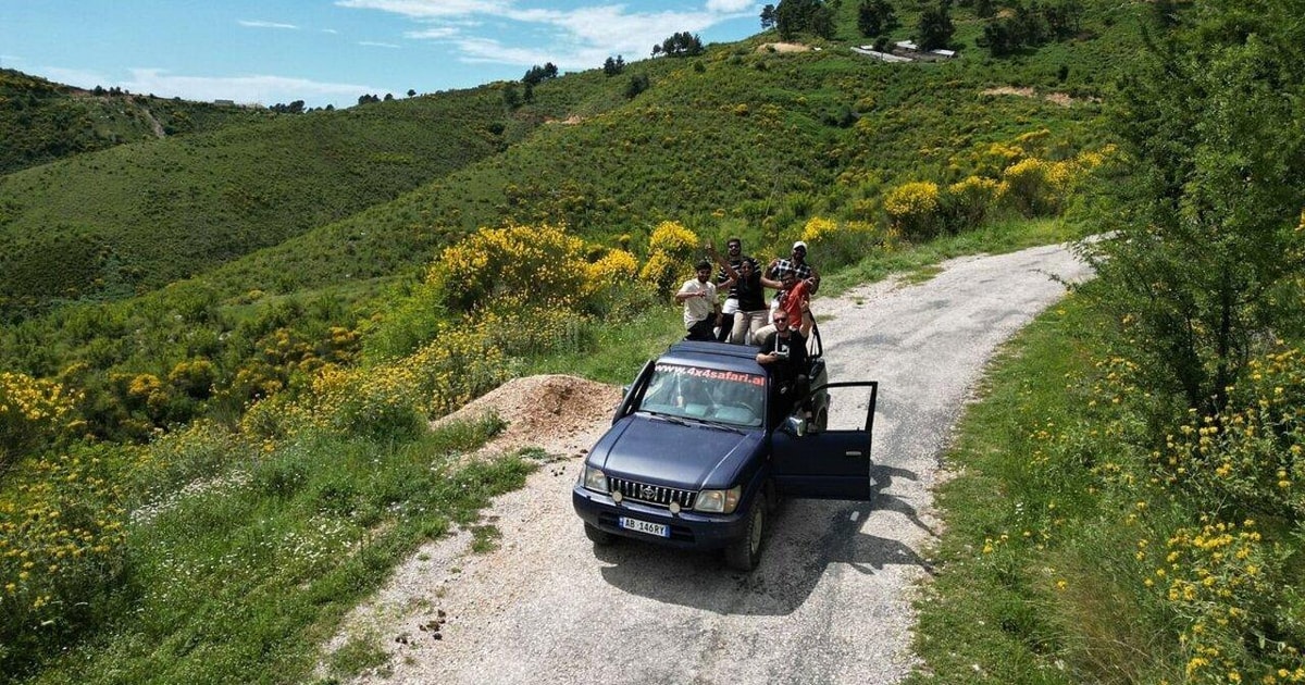 Vanuit Sarandë: Offroad 4x4-safari met traditionele lunch | GetYourGuide