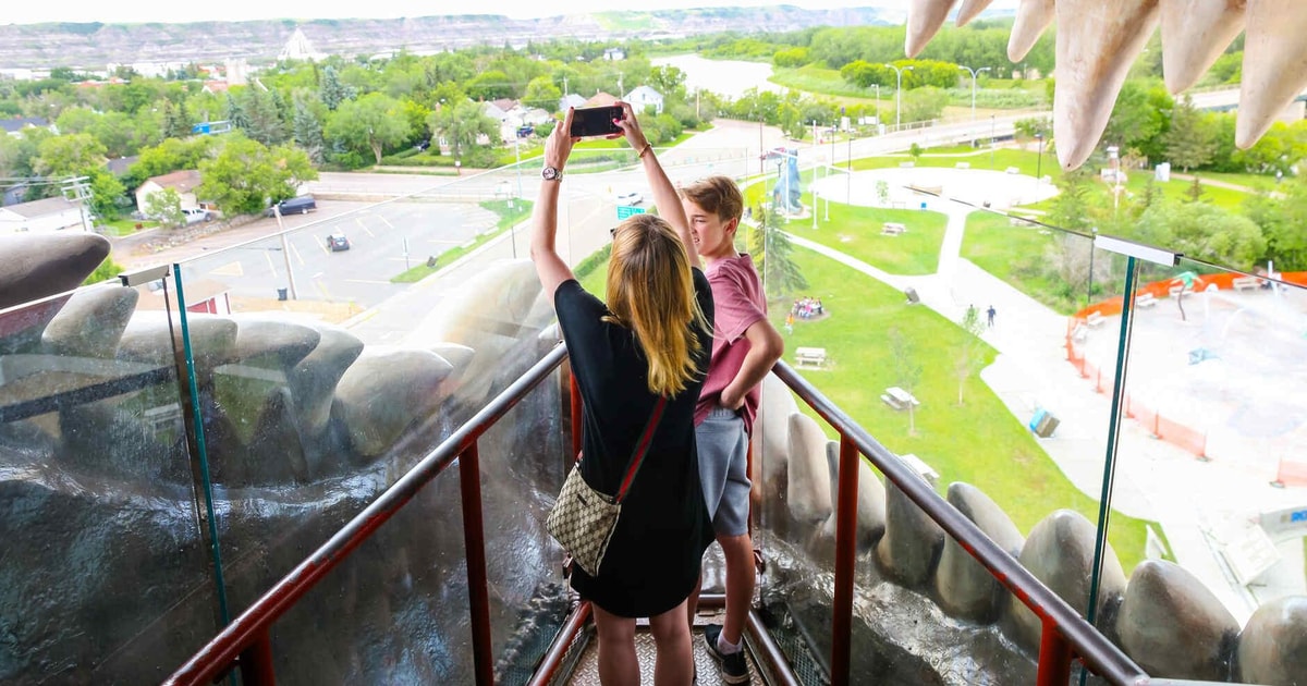 Calgary: Best of Drumheller Dinosaur Experience from Calgary | GetYourGuide