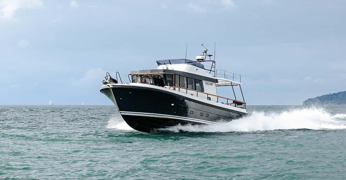 Santorini: Pelayaran Kapal Layar Bermotor Persendirian dengan Makanan ...