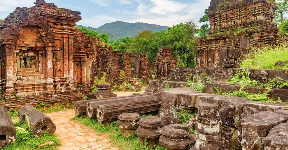 Fra Hoi An: My Son-helligdommen - Golden Bridge med privatbil ...