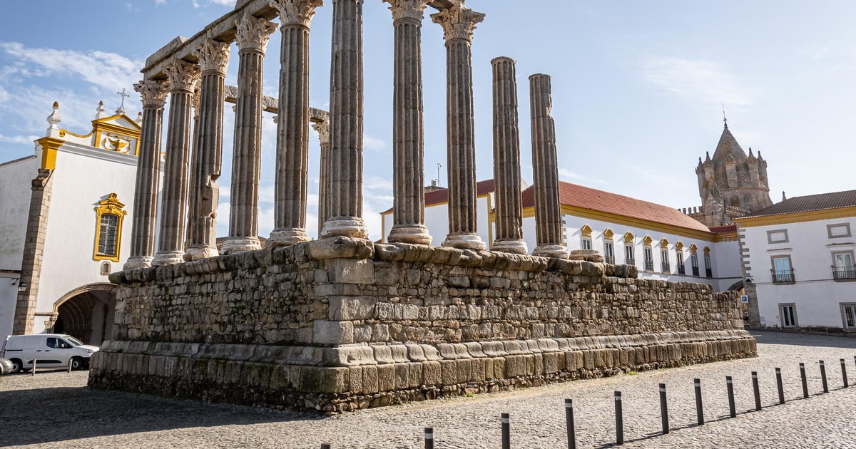 Évora: Self-Guided Walking Tour in Historic Center | GetYourGuide