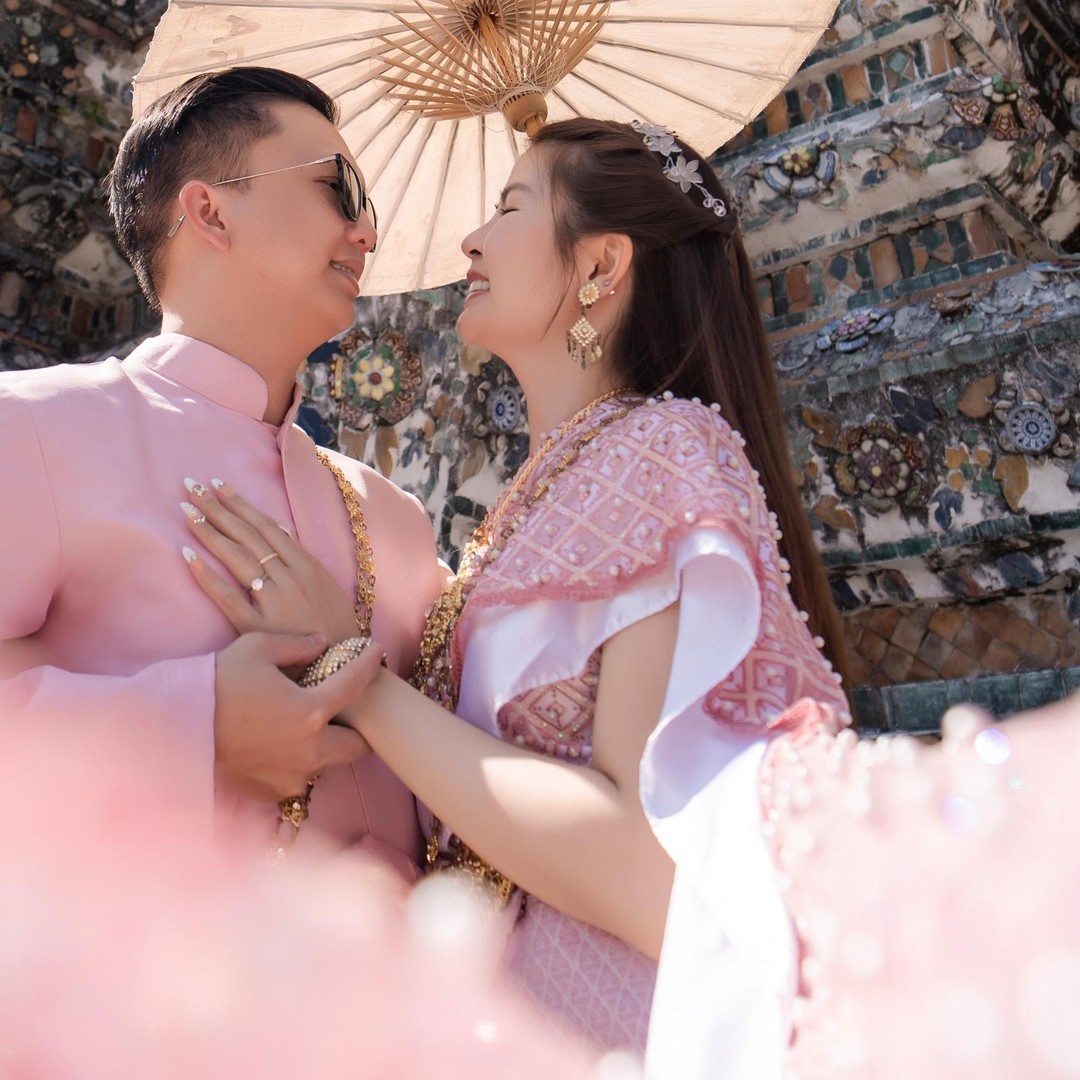 Wat Arun Photoshoot in Thai Costume: Bangkok, Thailand | GetYourGuide