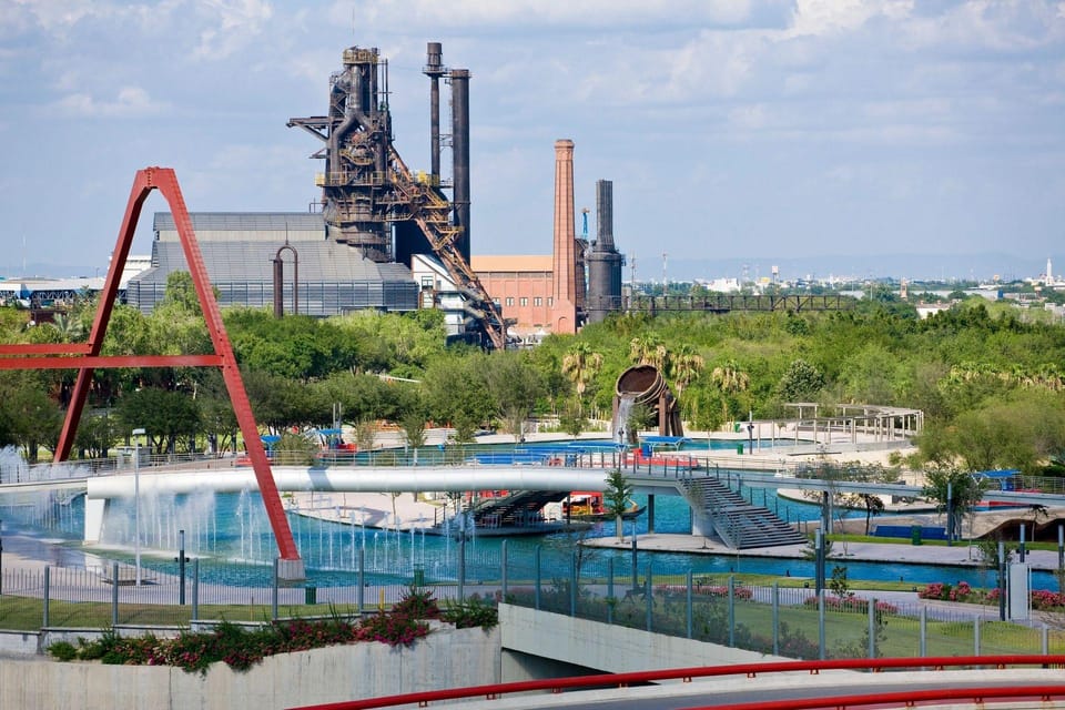 Parque Fundidora: Recorrido de exploración en bicicleta | GetYourGuide