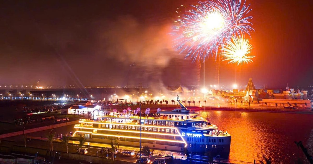 Experiență la apus și cină cu croaziera de 5 stele Luna Ha Long ...