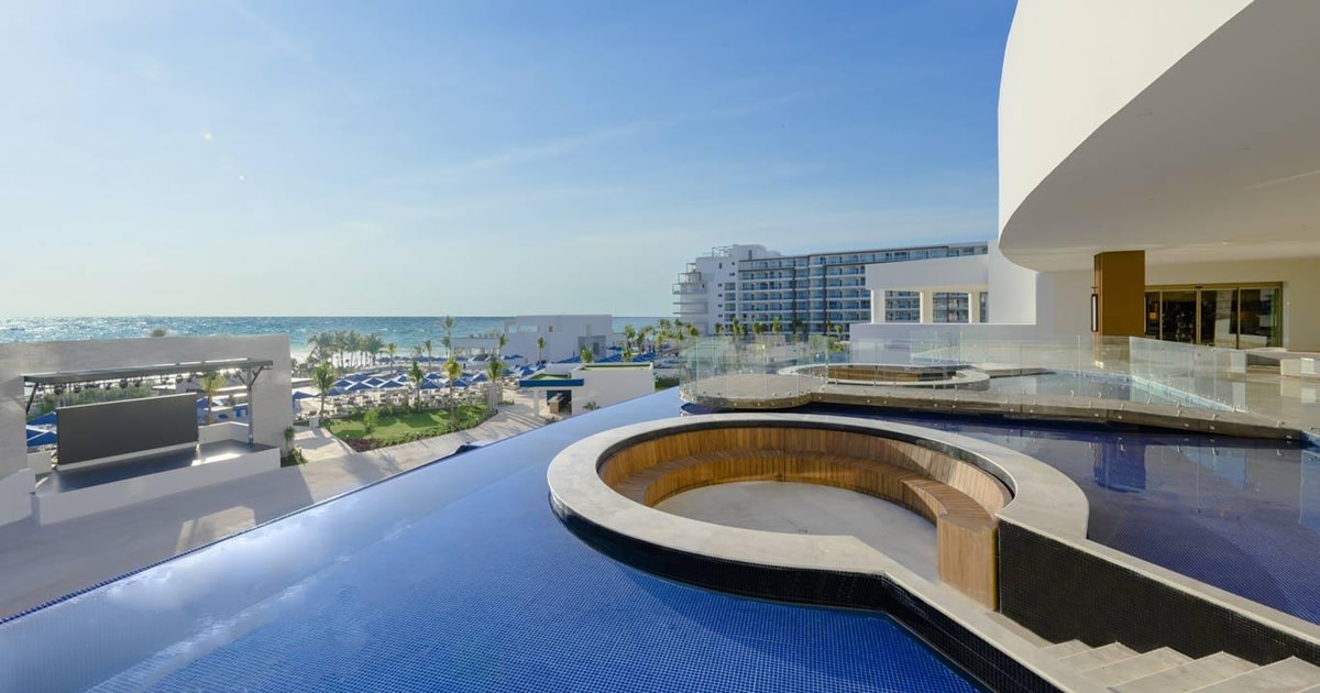 Pvt Shuttle Royalton Splash Riviera Cancún to CUN Airport | GetYourGuide