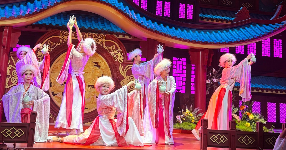 Harbin: Dinner Show with Costumes and Performances | GetYourGuide