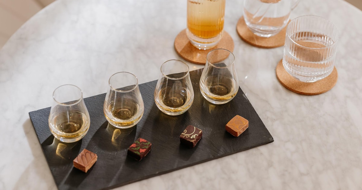 Edinburgh: Johnnie Walker Whisky and Chocolate Pairing | GetYourGuide