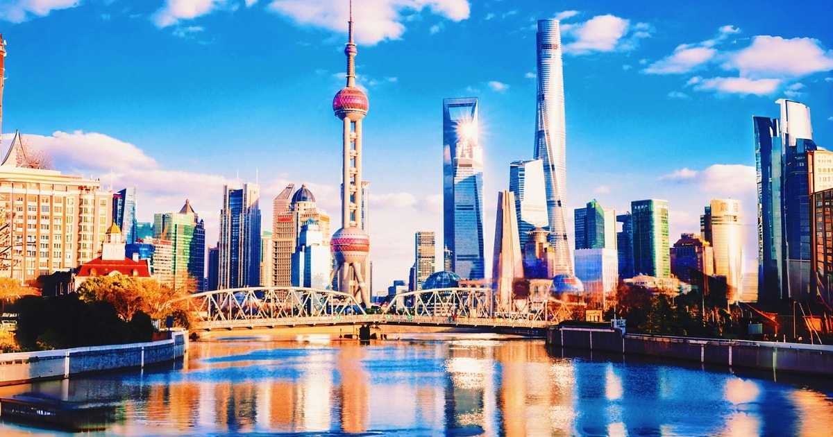 Shanghai: Historic Streets & Skyline Discovery Walk | GetYourGuide
