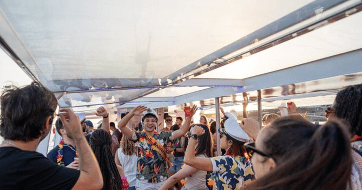 Partyboot auf dem Douro mit DJ und Drinks | GetYourGuide
